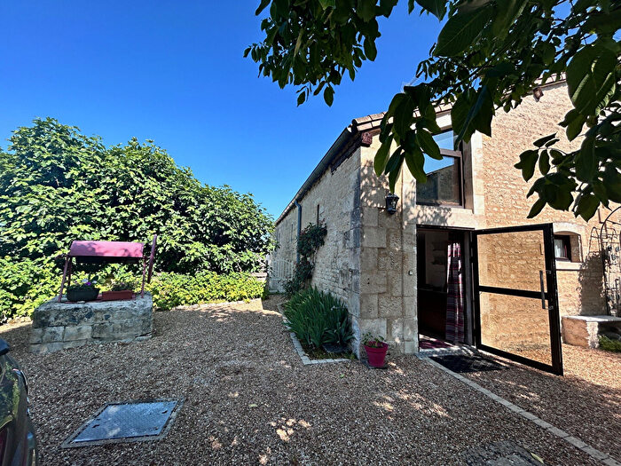 Maison 3 pièces à Benet, à louer