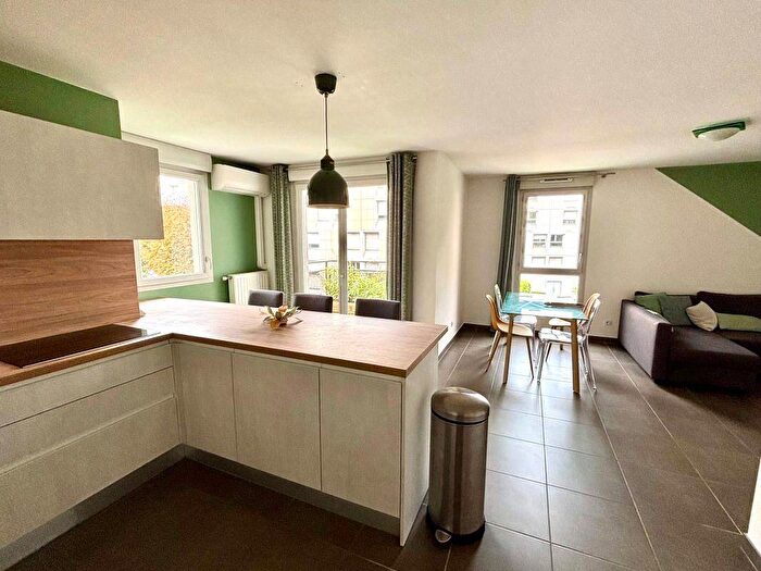 Appartement à louer - Croix Luizet, Villeurbanne - 3 pièces - 2 chambres