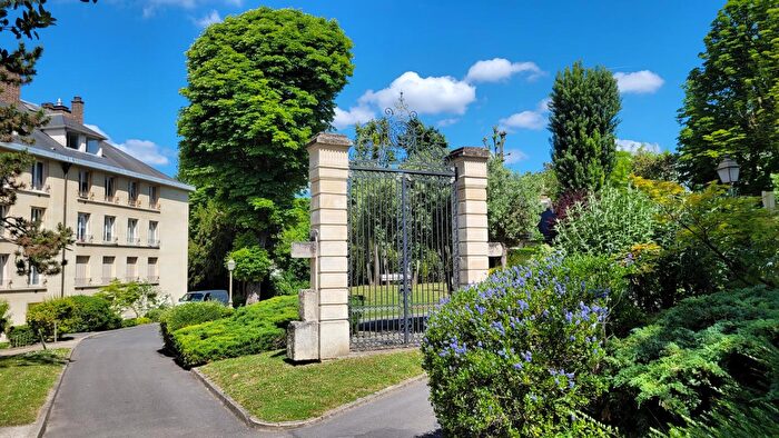 Rueil-Malmaison, Plateau : Appartement 4 pièces à vendre