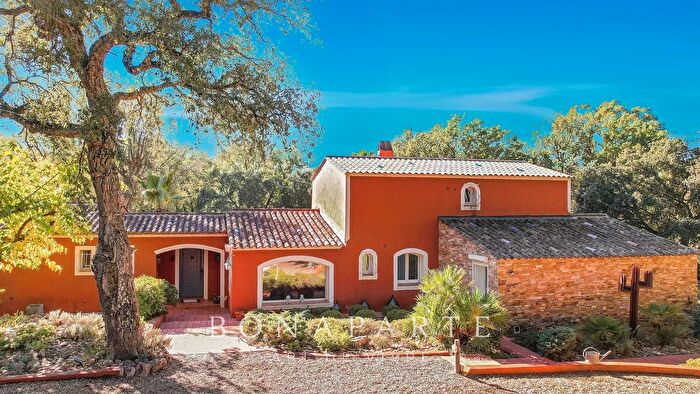 Maison à vendre - Puget-sur-Argens - 8 pièces - 4 chambres