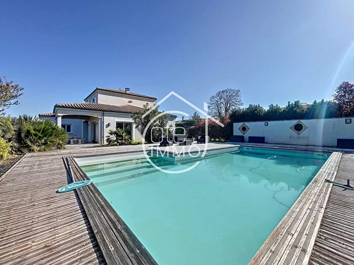 Saint-Magne-de-Castillon : Maison 6 pièces à vendre