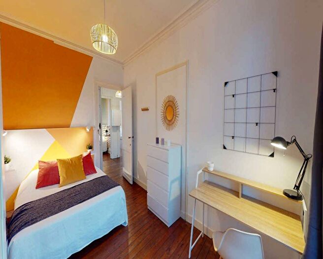 Appartement à louer - Centre ville, Bordeaux - 8 pièces - 12 chambres