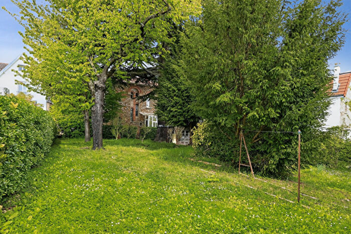 Clamart, Gare : Maison 8 pièces à vendre