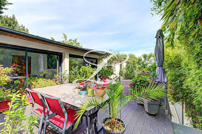Maison 6 pièces à Le Mesnil-le-Roi, à vendre