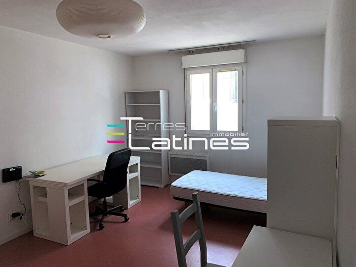 Esplanade, Nîmes : Appartement 1 pièce à louer