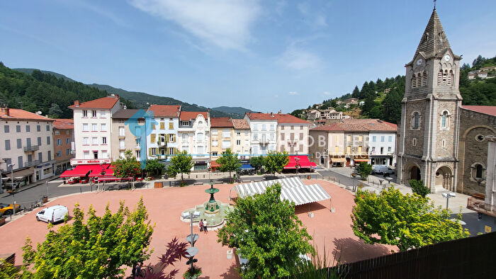 Appartement à vendre - Le Cheylard - 5 pièces - 3 chambres