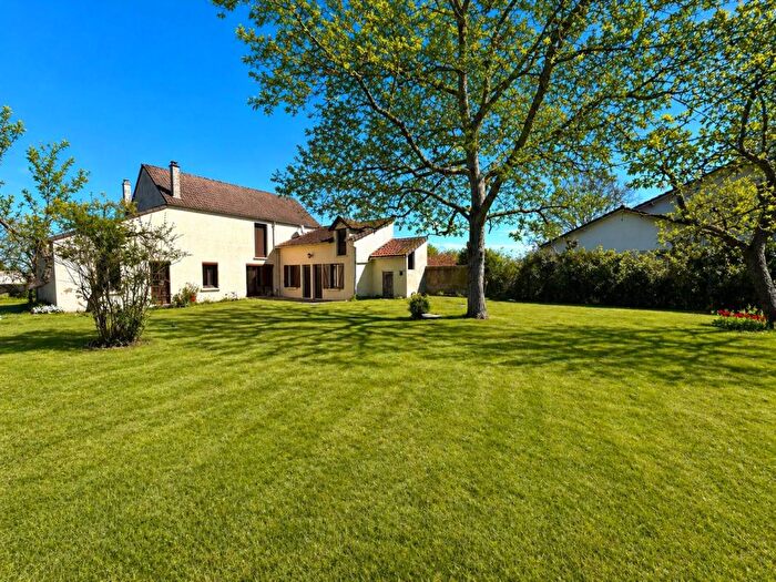 Maison 6 pièces à vendre à Saint-Pierre-lès-Nemours