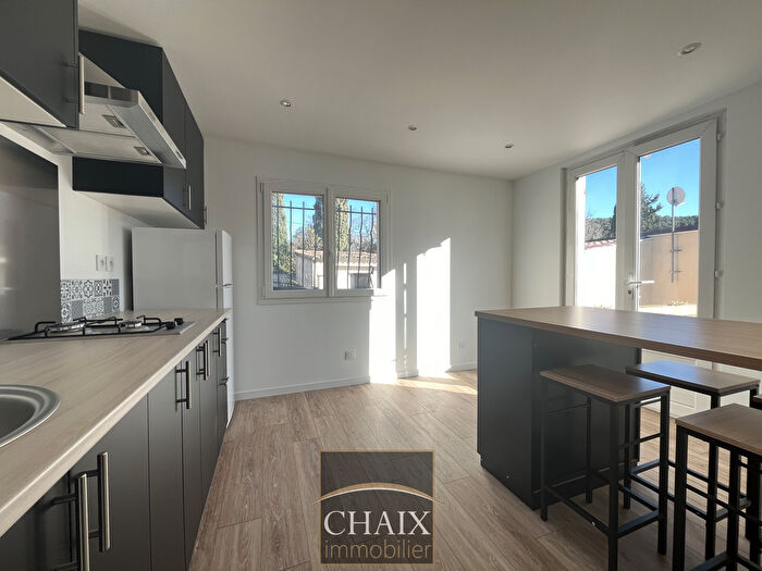 Appartement à louer - Cuges-les-Pins - 1 pièce