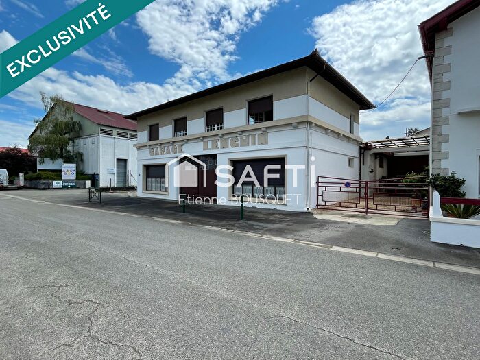 Maison à vendre - Saint-Palais - 9 pièces - 6 chambres