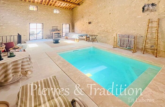 Maison à vendre - Saint-Saturnin-lès-Apt - 6 pièces - 5 chambres