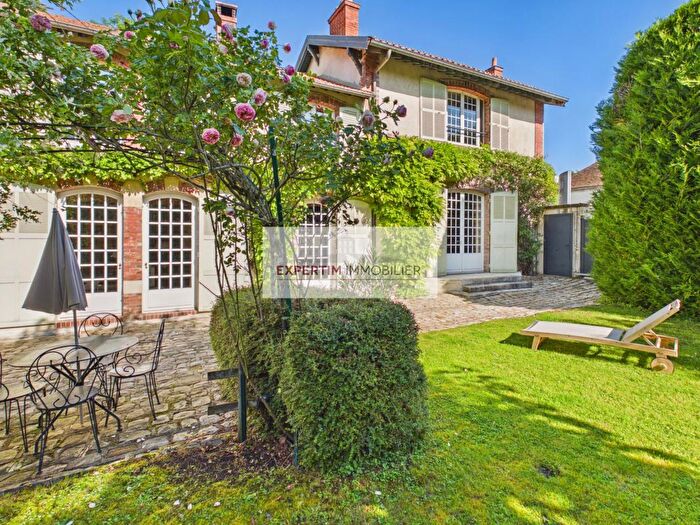 Bailly - Maison 8 pièces à vendre
