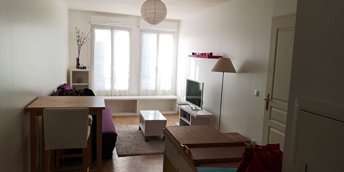 Appartement 2 pièces à Saint-Ouen-l'Aumône, Eglise, à louer