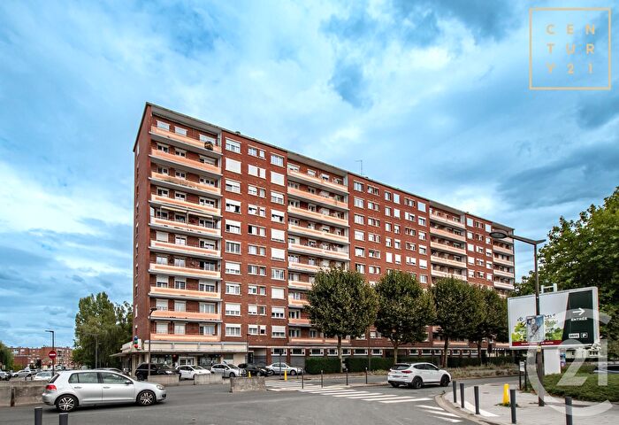 Appartement 5 pièces à Maubeuge, Centre-ville, à louer
