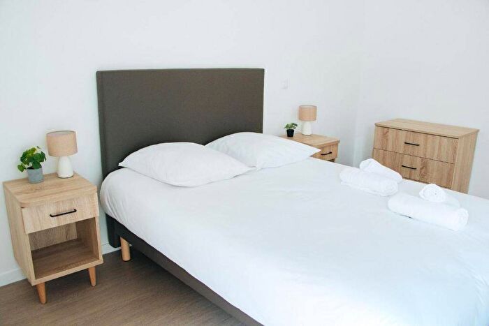 Appartement à louer - Saint Blaise, Carrières-sous-Poissy - 1 pièce