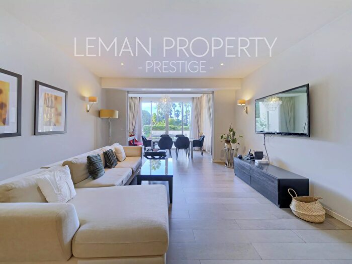 Appartement à vendre - Cannes, Pointe Croisette - 3 pièces - 2 chambres