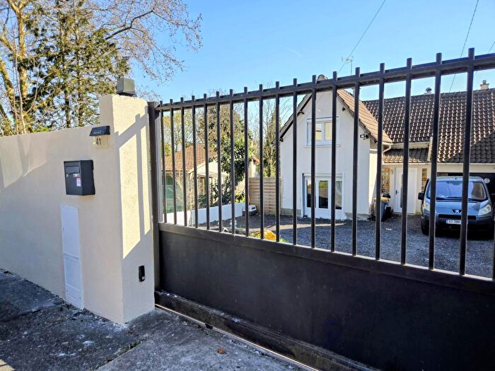 Maison à vendre - La Ville-du-Bois - 5 pièces - 4 chambres