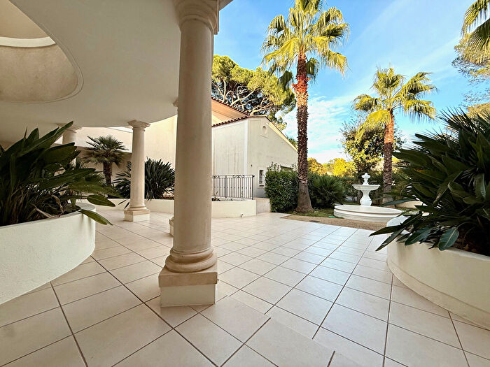 Appartement à louer - Saint-Raphaël, Valescure, Vaulongue - 4 pièces - 3 chambres