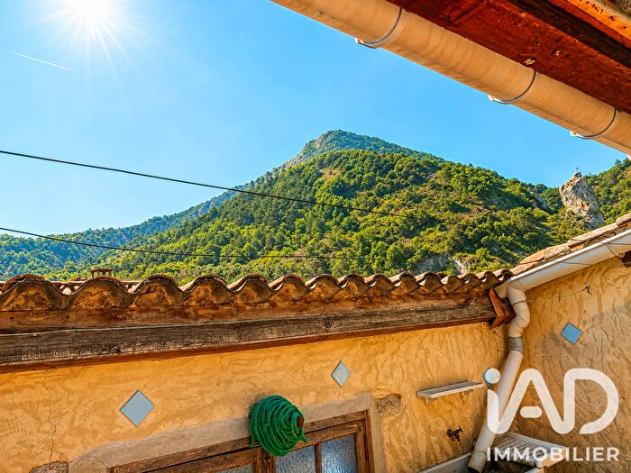 Les Pilles : Maison 5 pièces à vendre