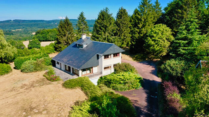 Maison à vendre - Dun-les-Places - 12 pièces - 6 chambres