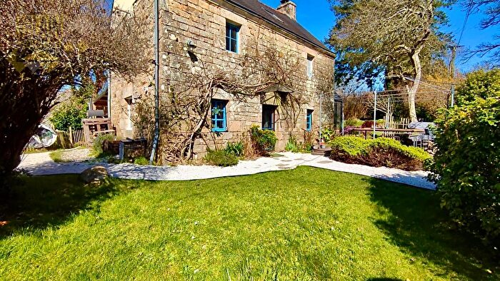 Maison à vendre - Lanvénégen - 6 pièces - 4 chambres