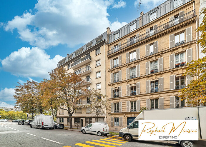 Appartement à vendre - Paris e  - 3 pièces - 2 chambres