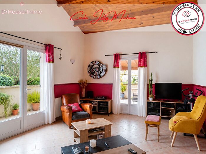 Maison 6 pièces à Saint-Bonnet-sur-Gironde, à vendre