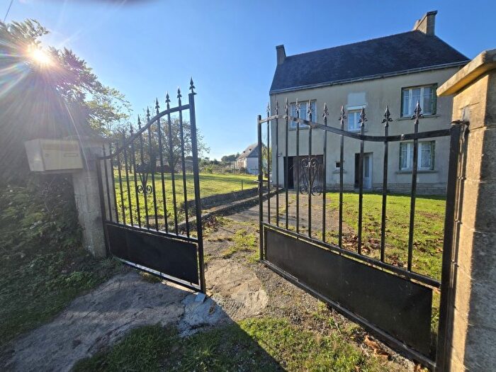 Maison à vendre - Pluguffan - 6 pièces - 5 chambres