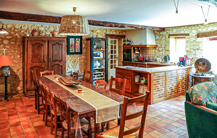 Maison à vendre - Faux - 9 pièces - 3 chambres