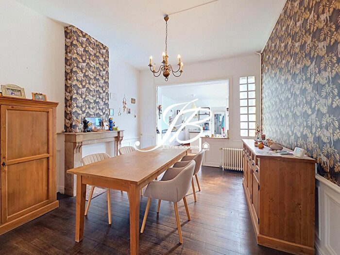 Maison 8 pièces à vendre à Lens, Est