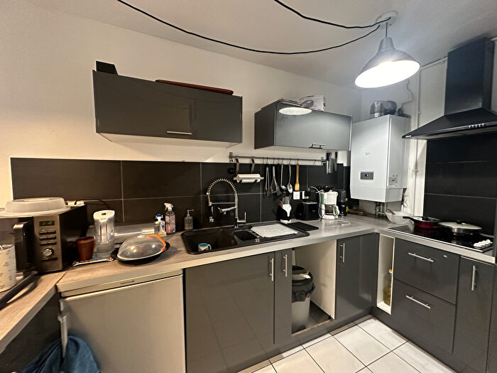 Appartement à louer - Melun, Saint-Liesne - 2 pièces - 1 chambre