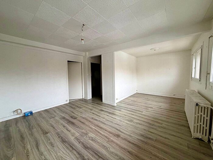 Appartement à louer - Beauregard-Boufflers-Buthégnemont, Nancy - 3 pièces - 2 chambres