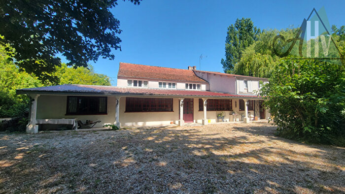 Maison 11 pièces à vendre à Villenauxe-la-Petite