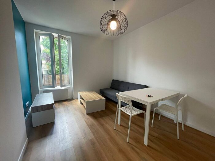 Appartement à louer - Centre Bourg, Épône - 2 pièces - 1 chambre