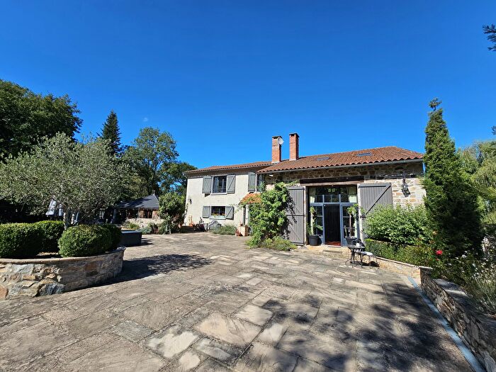Maison 18 pièces à Bellac, à vendre