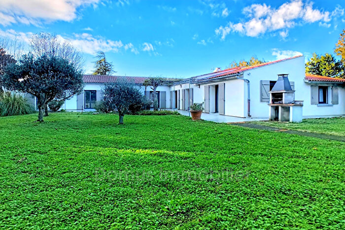 Maison à vendre - Morières-lès-Avignon - 8 pièces - 4 chambres