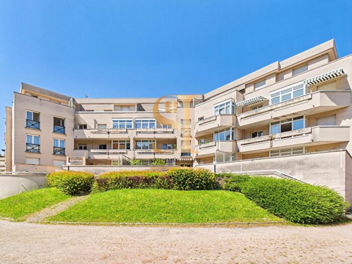 Appartement 2 pièces à Évry, Les Aunettes, à louer