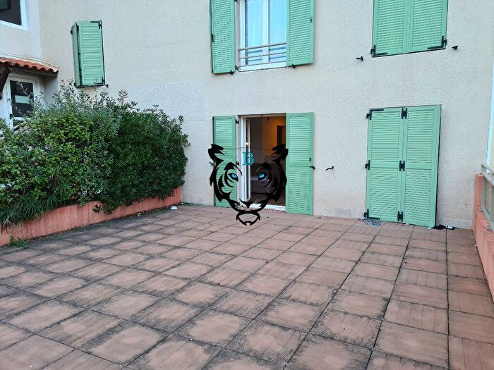 Appartement à louer - Sainte Croix, Fréjus - 2 pièces - 1 chambre