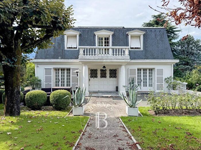 Maison à vendre - Aix-les-Bains, Est - 9 pièces - 5 chambres