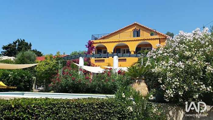 Maison à vendre - Bandol - 7 pièces - 6 chambres