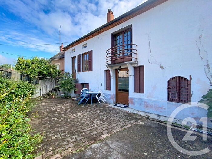 Maison 7 pièces à vendre à Jenzat