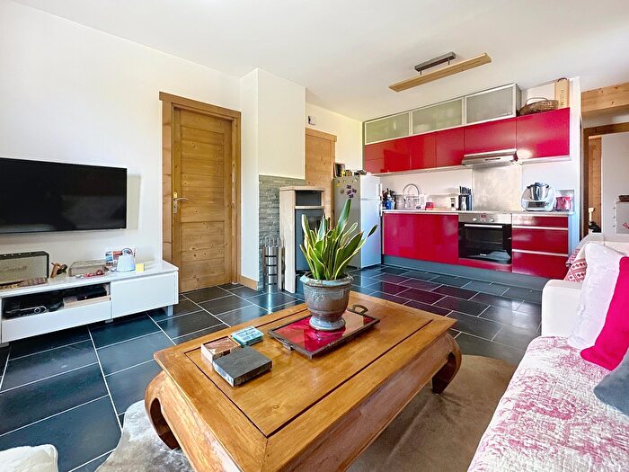 Appartement 3 pièces à Demi-Quartier, à vendre
