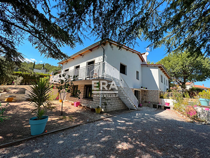 Maison à vendre - Château-Arnoux-Saint-Auban - 6 pièces - 5 chambres