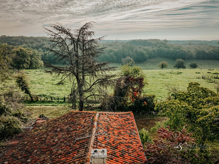 Maison à vendre - Dignac - 4 pièces - 3 chambres