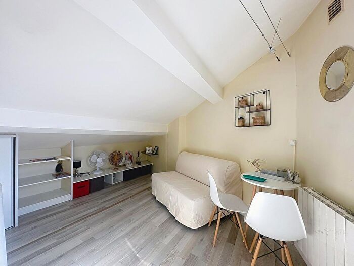 Avignon, Palais des Papes, Zone Piétonne - Appartement 1 pièce à louer