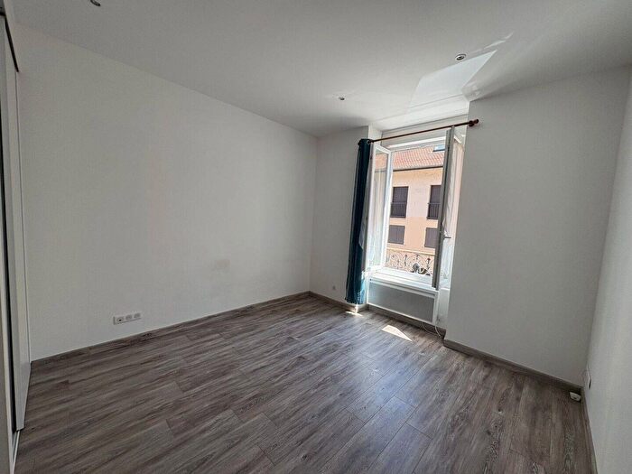 Appartement à louer - Sud, Vizille - 1 pièce