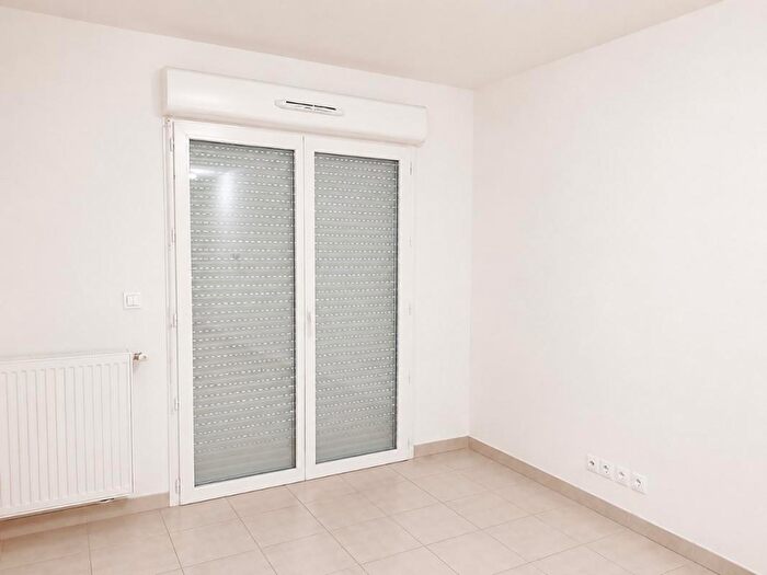 Châteaurenard, Centre-ville : Appartement 2 pièces à louer