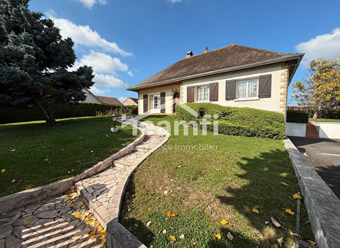 Maison à vendre - Domérat - 8 pièces - 4 chambres
