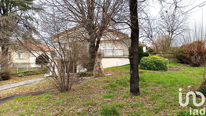 Maison à vendre - Soyaux - 6 pièces - 6 chambres