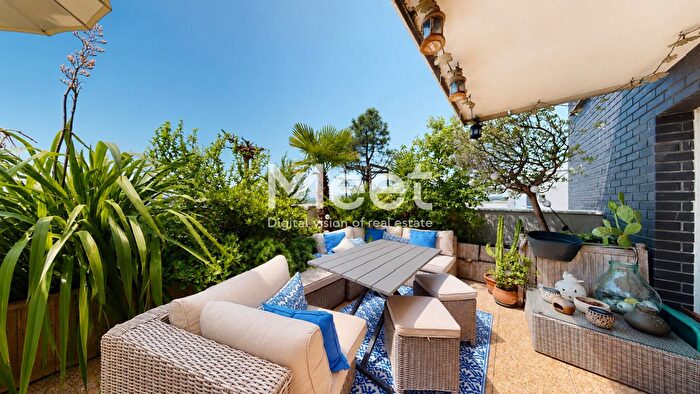 Vitry-sur-Seine, Port à l'Anglais, Zone d'activité : Appartement 5 pièces à vendre