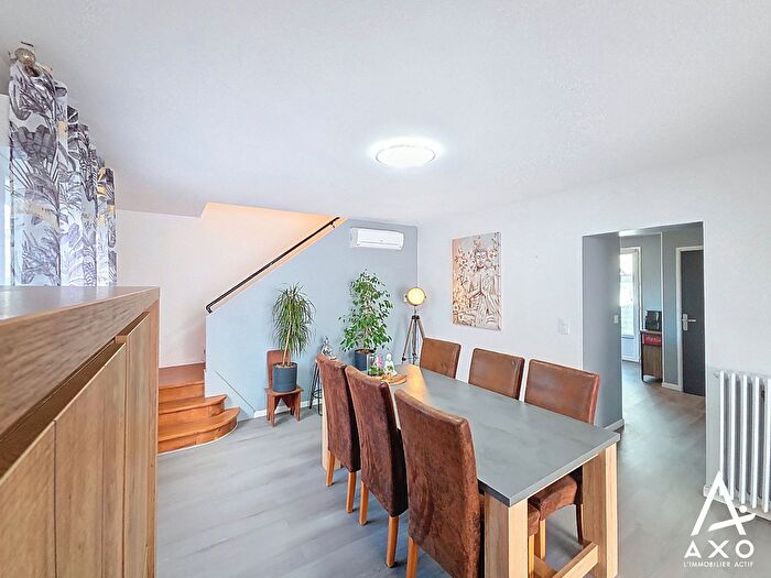 Maison à vendre - Saint-Pierre-du-Mont - 6 pièces - 4 chambres